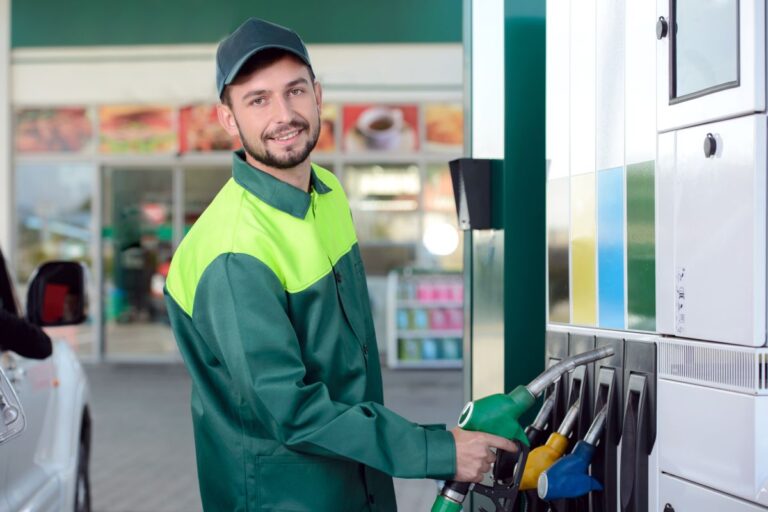 Differenza ta benzina e gasolio: cosa cambia, prezzi Differenza ta benzina e gasolio: cosa cambia, prezzi