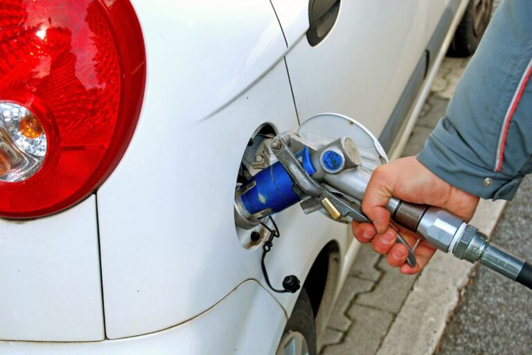 Differenza tra GPL e metano nell'auto: costi e cosa cambia