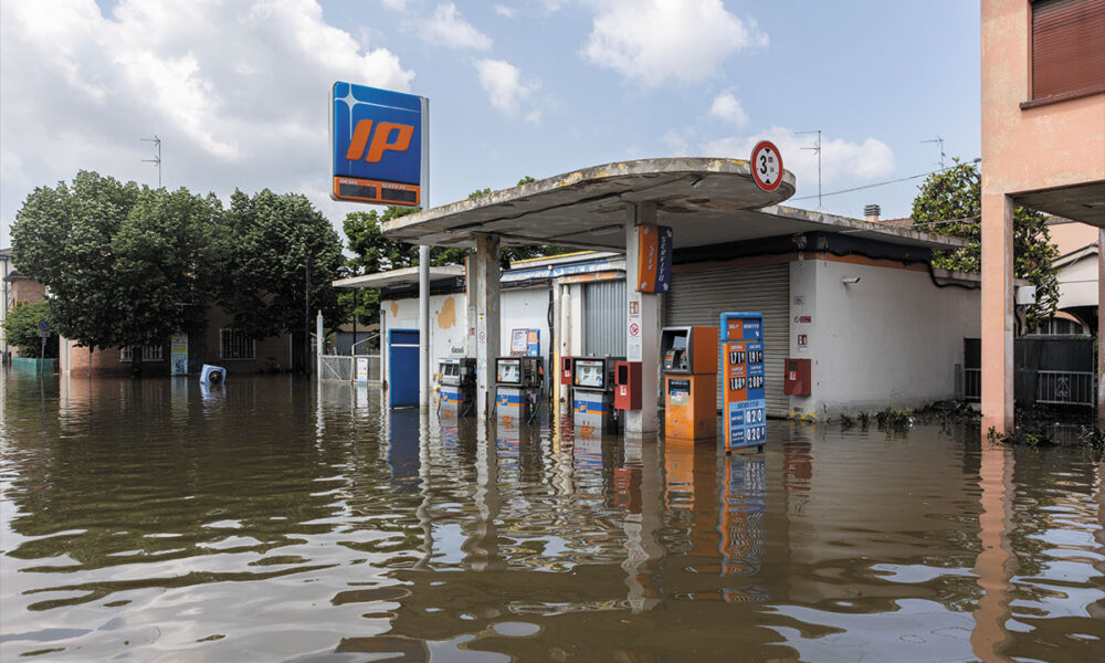 Auto elettriche post-alluvione: le ragioni della quarantena Auto elettriche post-alluvione: le ragioni della quarantena