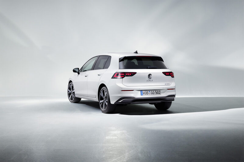 Volkswagen Golf, il restyling che abbraccia il futuro: ecco tutte le novità