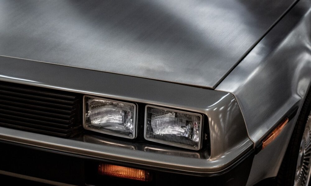 La DeLorean del film 'Ritorno al Futuro II' finisce all'asta